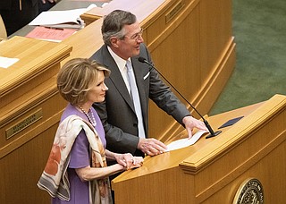 Arkansas Senate backs Trump's nomination of Warren Stephens as U.S ...