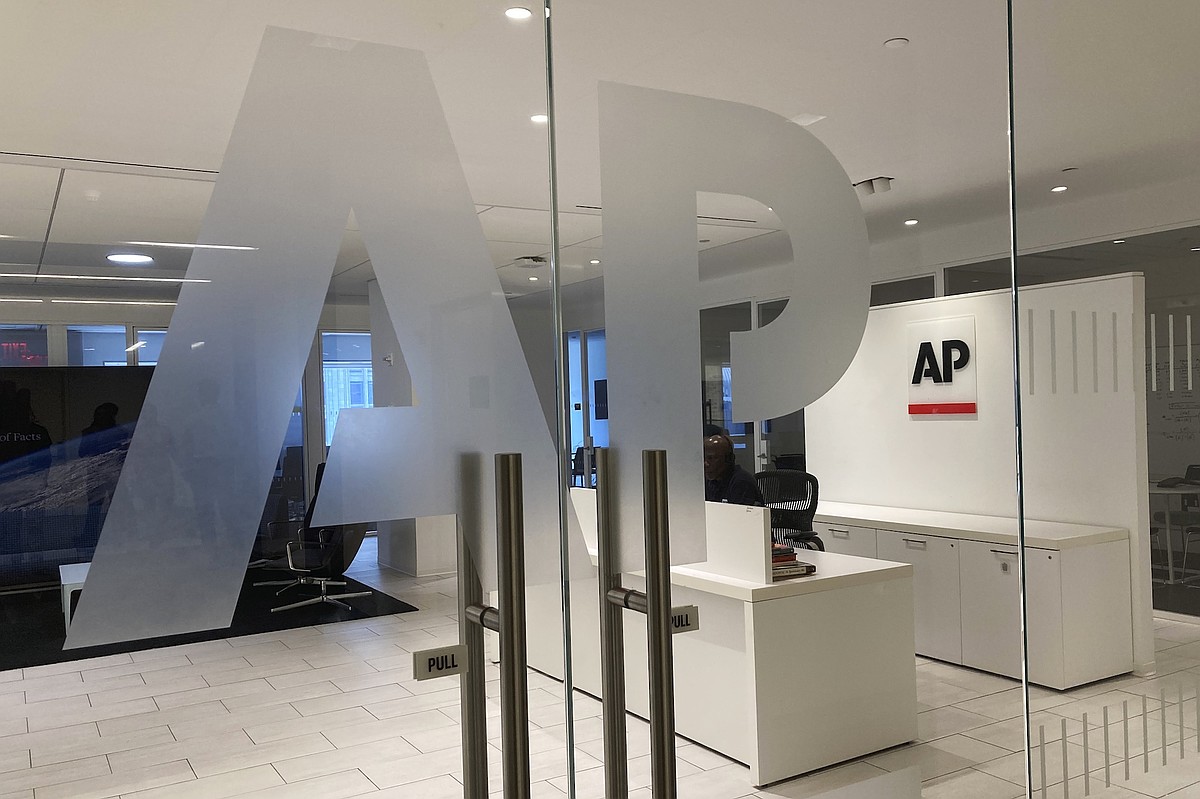 AP wins reinstatement to White House events after judge rules ...
