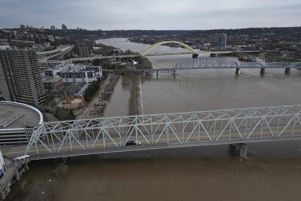 Corps of Engineers battling flooded rivers, bracing for more rainfall ...