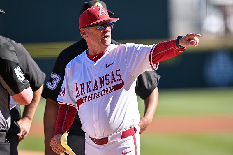 VIDEO: Dave Van Horn recaps Arkansas baseball's Game 3 loss at Georgia ...