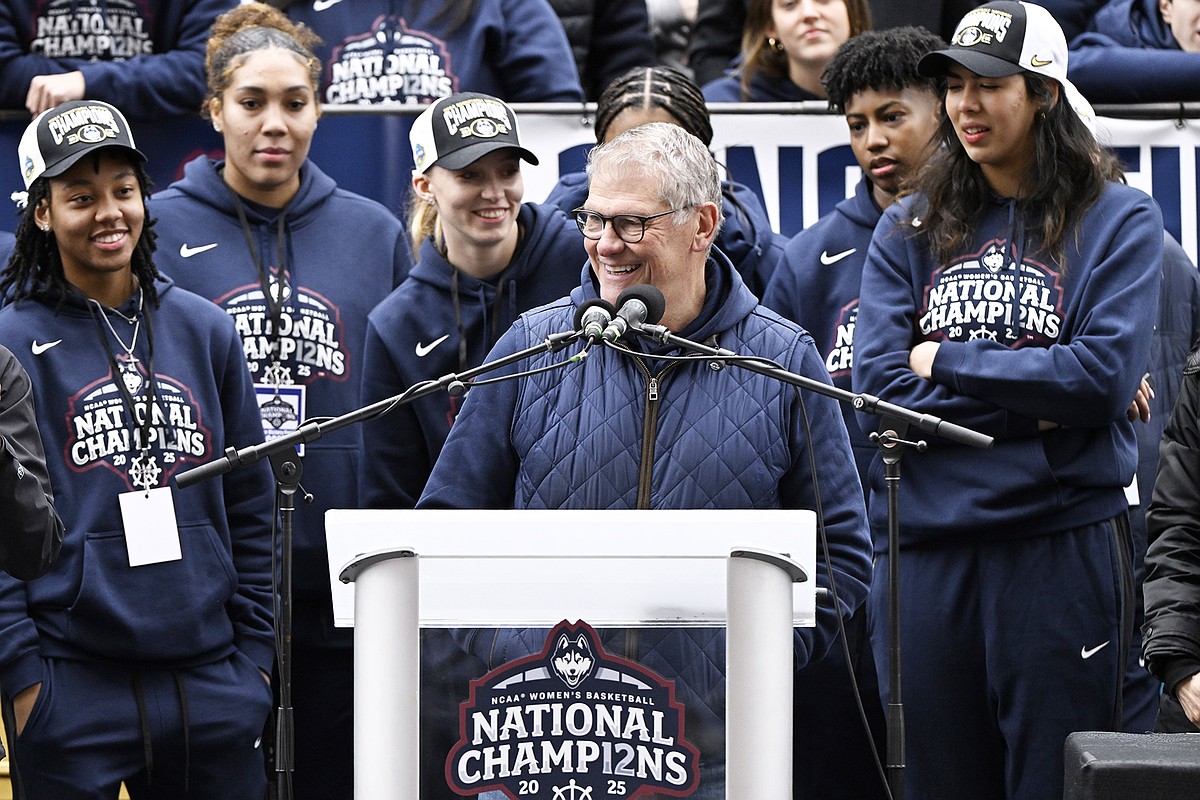 UConn women’s basketball team feted with parade | Jefferson City News ...