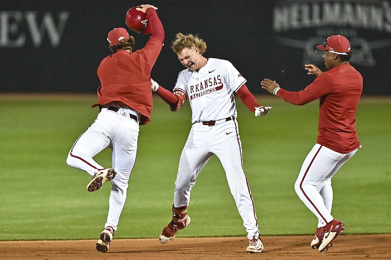 Reese Robinett's 3 doubles help Arkansas baseball to run-rule win over UAPB | Whole Hog Sports