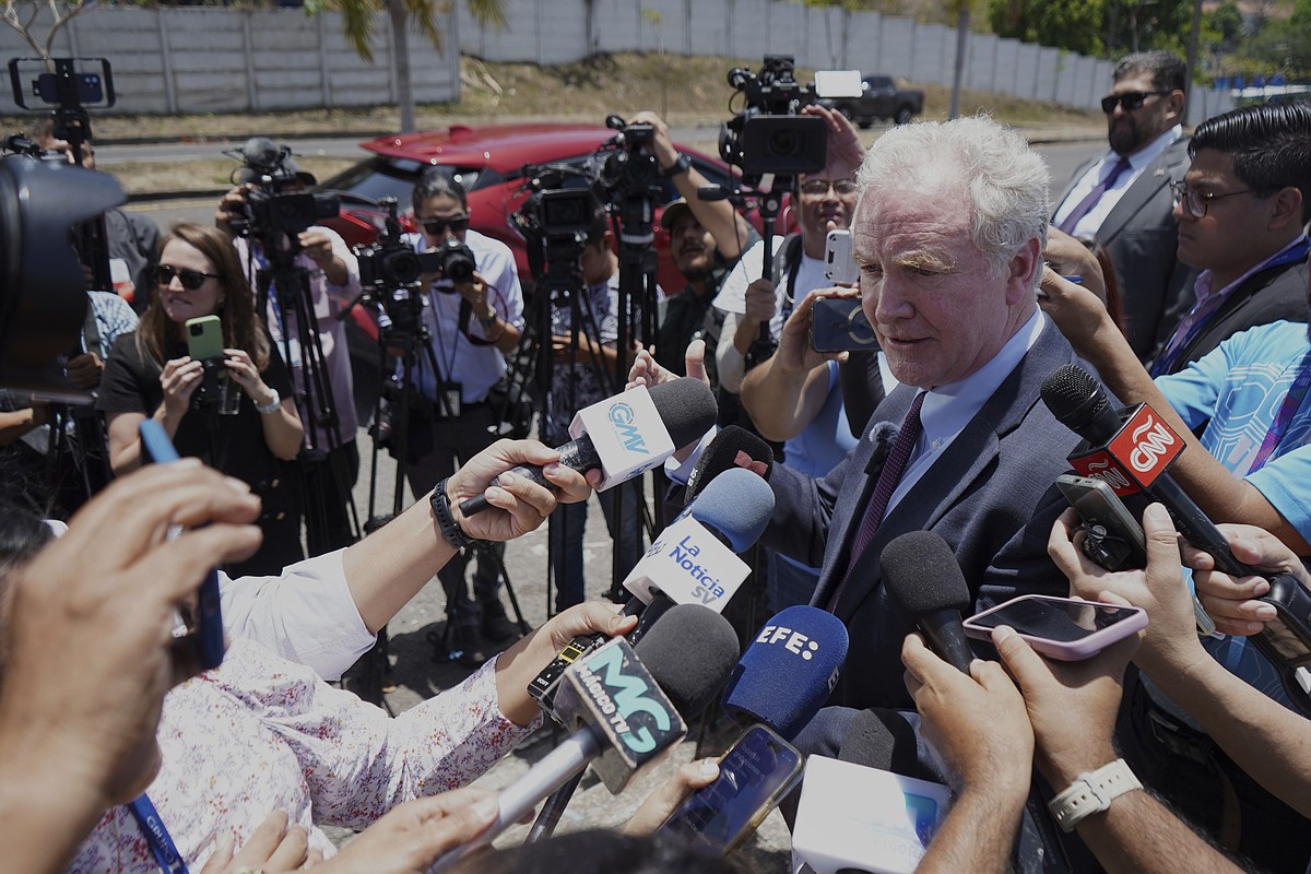 Maryland Sen. Van Hollen says he was denied entry to the El Salvador ...