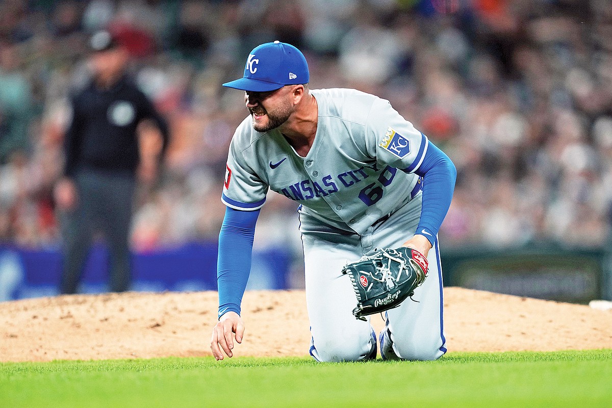 Royals reliever Erceg pulled after foot injury | Jefferson City News ...