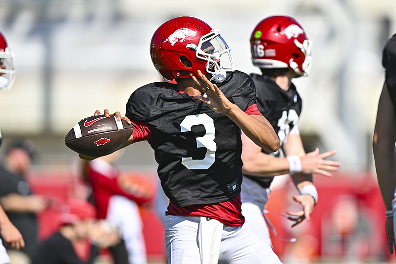 Arkansas freshman quarterback Madden Iamaleava reportedly transferring ...