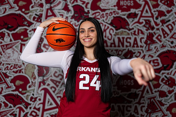 Eastern Arizona College transfer center Ashlynn Chlarson signs with ...