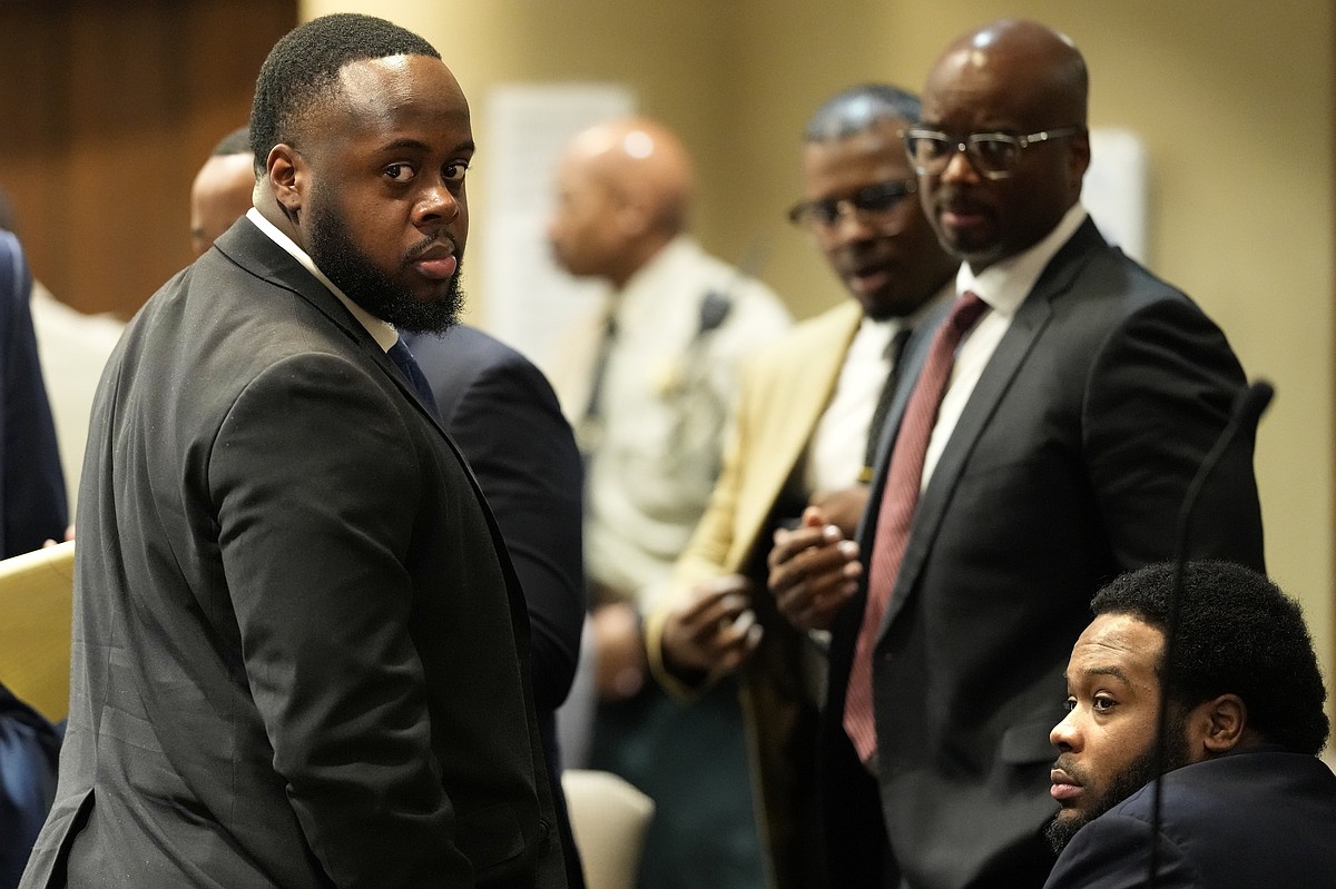 Investigator: Ex-Memphis officer took photo of Tyre Nichols after fatal beating, shared it 11 ...