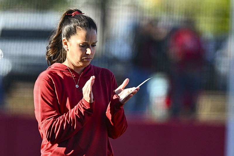 WATCH: Arkansas softball coach Courtney Deifel previews 2025 SEC ...