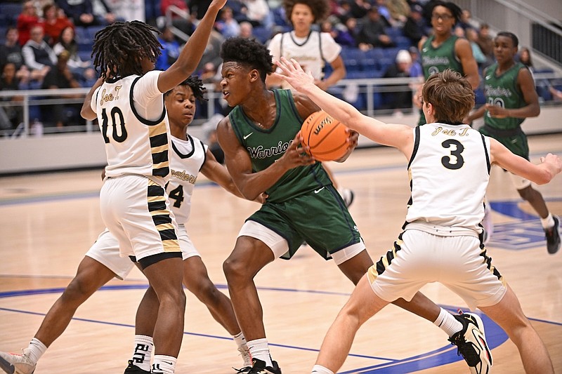 ESPN bumps Arkansas basketball commit JJ Andrews to 5-star status ...