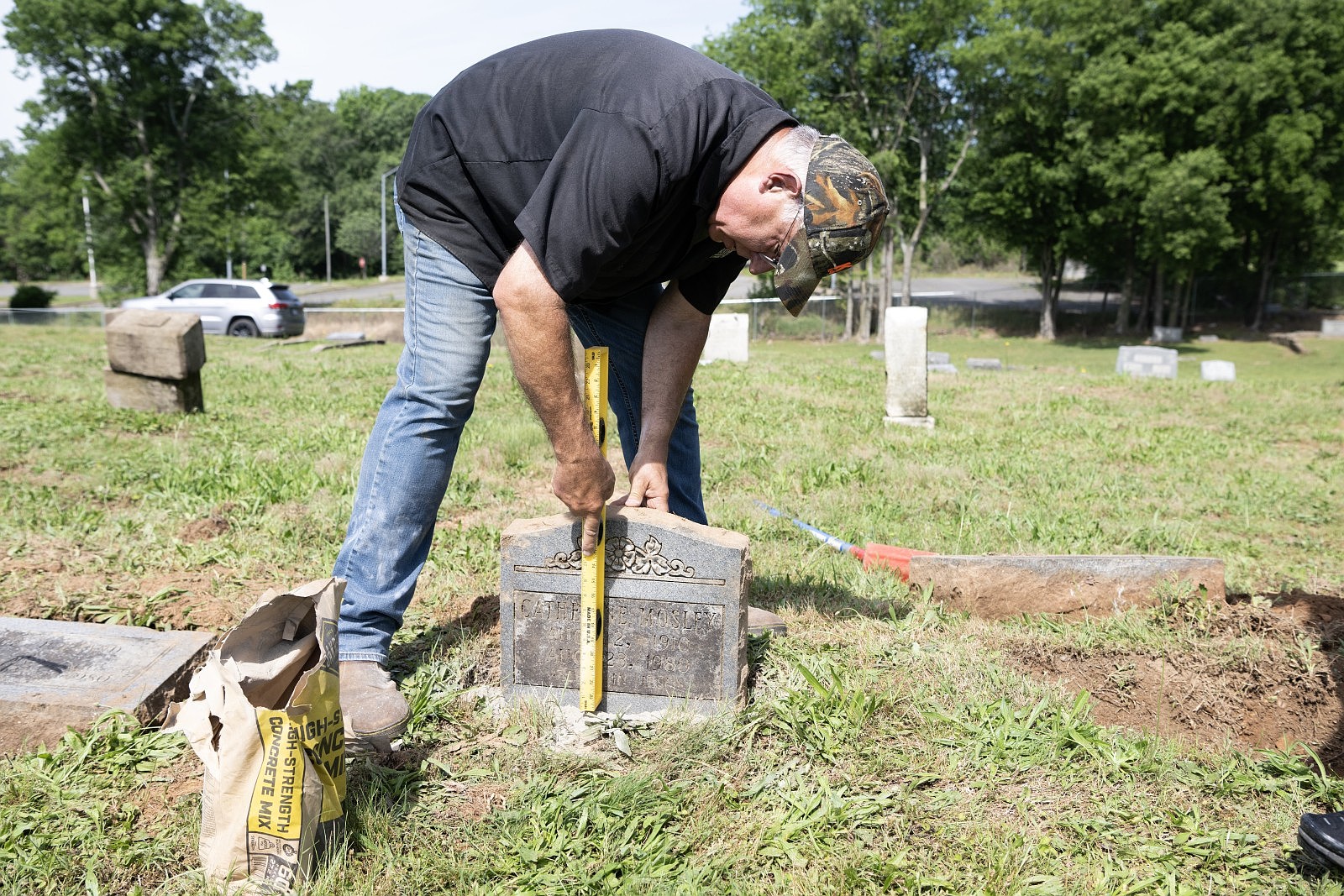 Cleaning up the past: Volunteers work to clean up, restore historic ...