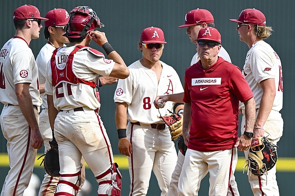 Arkansas baseball rises, Tennessee falls in latest national rankings ...