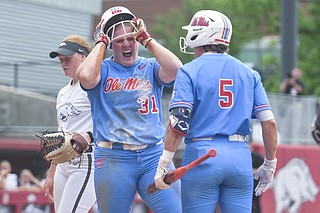 Arkansas’ softball season ends with loss to Ole Miss | The Arkansas ...
