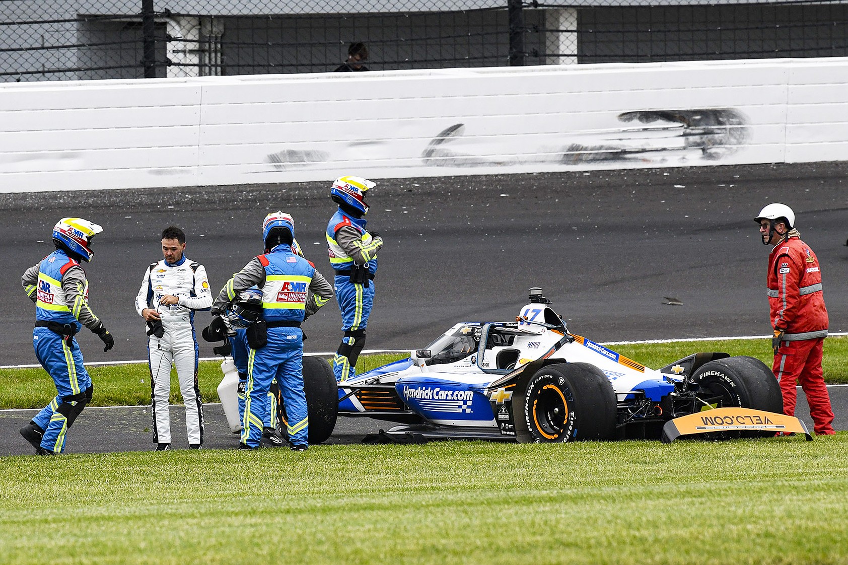 Larson crashes again at Coca-Cola 600, ending disappointing day in bid ...