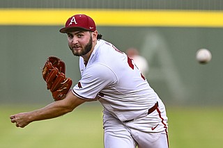 Wiggins has elbow surgery | Northwest Arkansas Democrat-Gazette