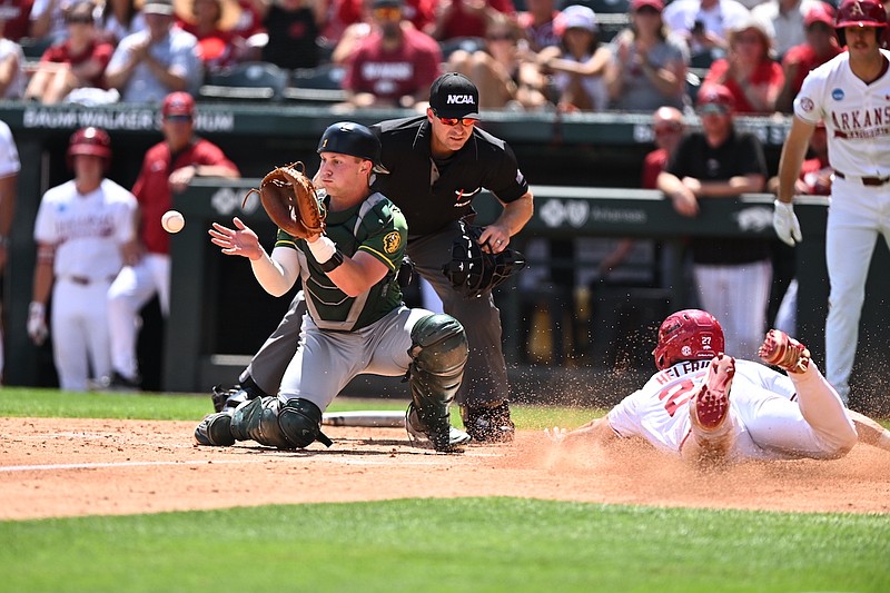 Arkansas baseball wins Fayetteville Regional opener over North Dakota ...