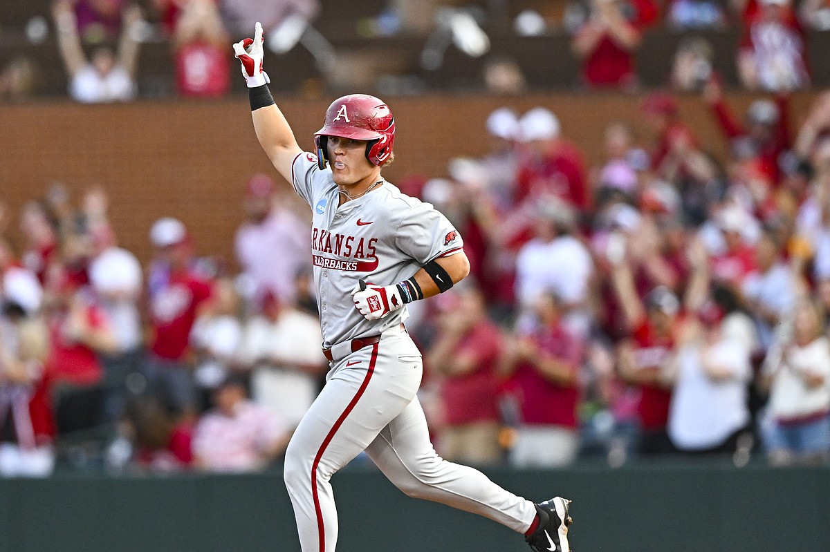Arkansas beats Creighton 12-1 to stay unbeaten at regional | The ...