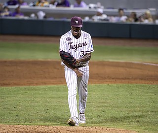 ‘No fear’: Curry commends UALR for regional final run | The Arkansas ...