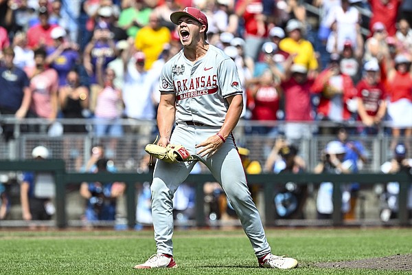 No-Hitter! Arkansas pitcher Gage Wood allows 1 base runner in ...