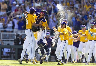 National champ LSU hang hats on its pitching | Jefferson City News Tribune