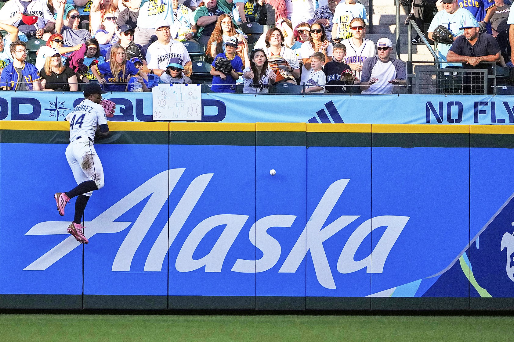 Perez’s 2-run double keys Royals past Mariners 6-3 for 2nd win in 10 games | Jefferson City News ...