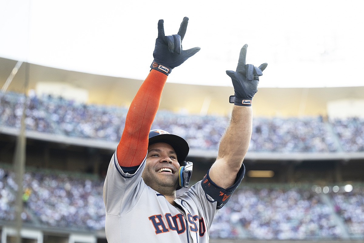 Astros’ Altuve homers twice, drives in five and gets booed in 18-1 ...