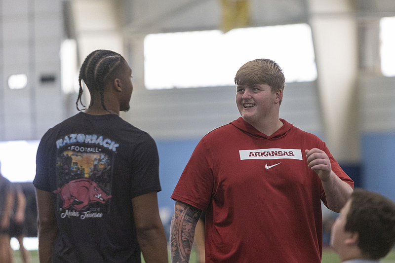 Arkansas offensive lineman Kobe Branham hosts camp in hometown Fort ...
