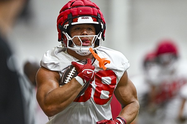 Arkansas football camp observations: New-look tight ends room hopes for smooth transition ...