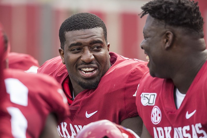 Former Arkansas football lineman thinks highly of committed Razorback ...