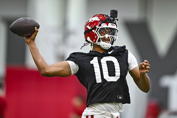 Despite big numbers in '24, Arkansas football QB Taylen Green flying ...