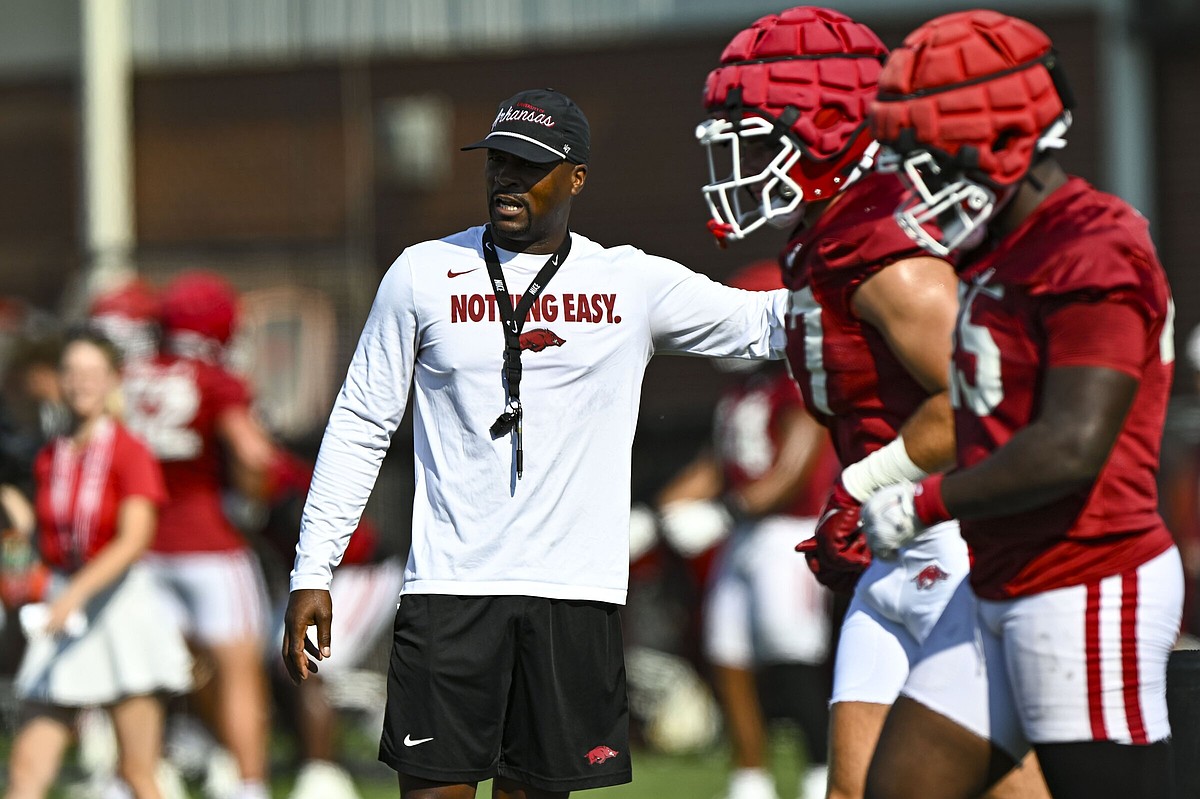 Let them cook: Arkansas’ defensive coordinator confident in depth of ...