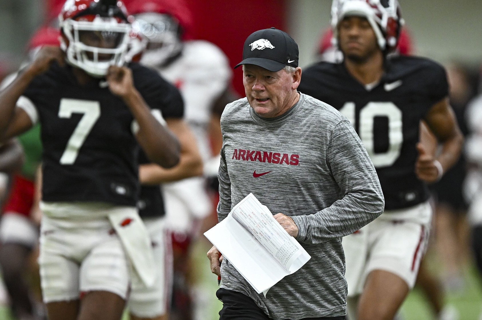 Arkansas coordinator Petrino says Razorback offensive on pace to ...