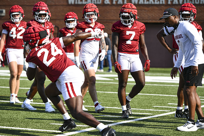Arkansas football camp observations: Why Andrew Harris is climbing the ...