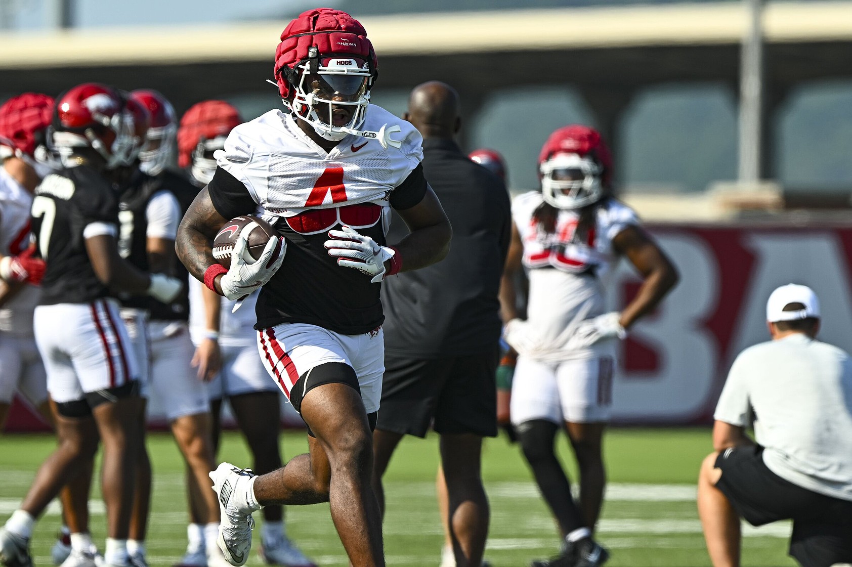 Arkansas Razorbacks compete, leave 2nd scrimmage of fall camp unscathed ...