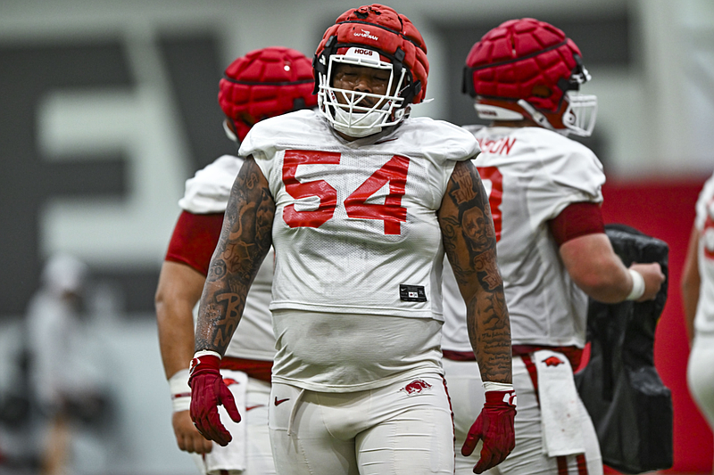 Arkansas football's Keyshawn Blackstock switches positions to defensive ...
