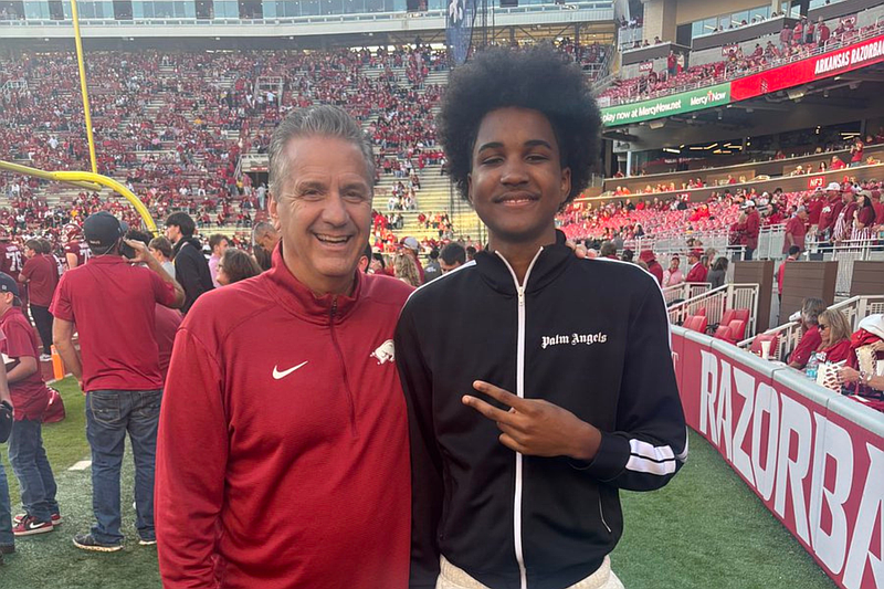 2027 prospect Devin Cleveland impressed by Arkansas basketball coaches ...