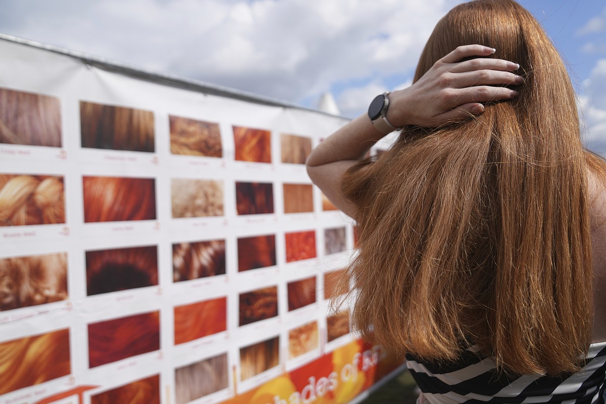 Thousands of redheads celebrate their strands at a festival in the ...
