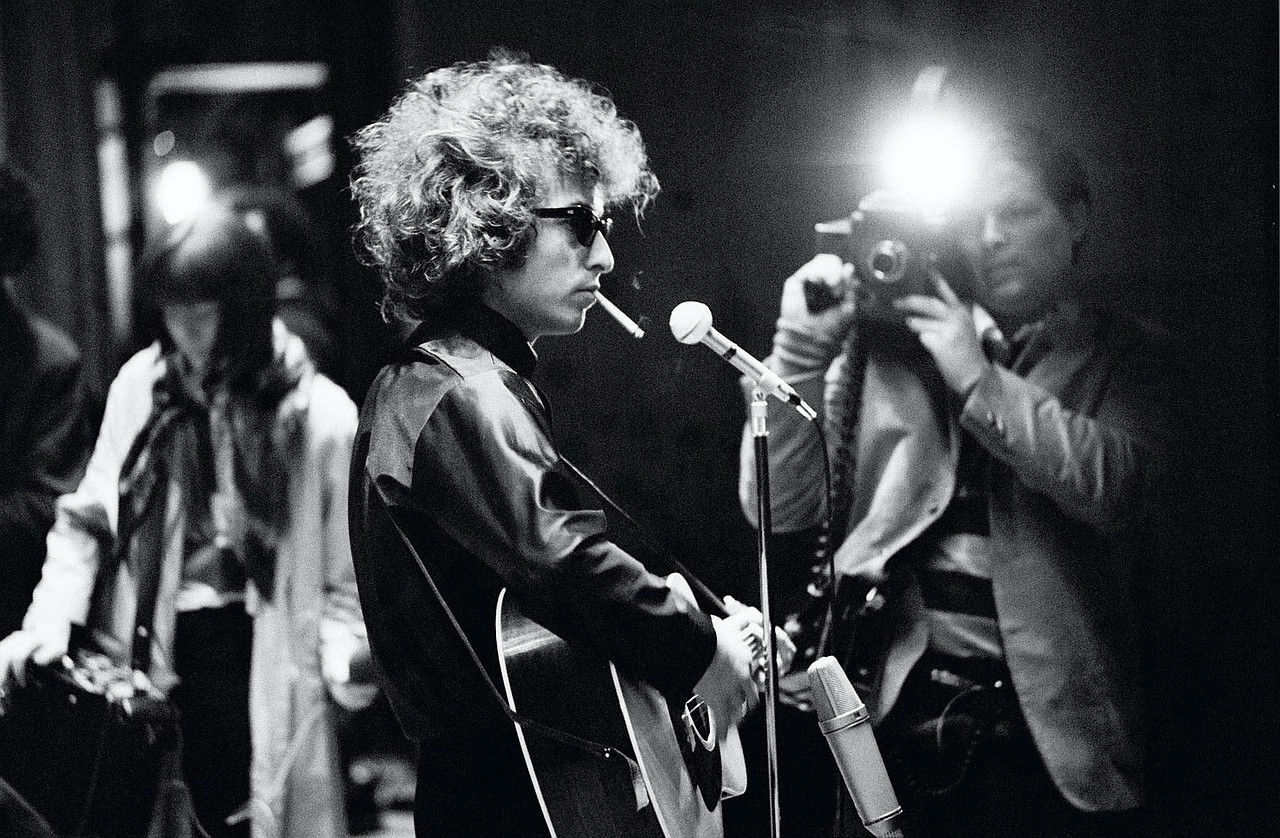GREAT MOVIES | OPINION: Smoke, song and mirrors — ‘Don’t Look Back ...