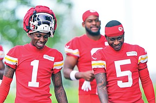 Chiefs wide receiver Brown set for opener in Brazil | Fulton Sun