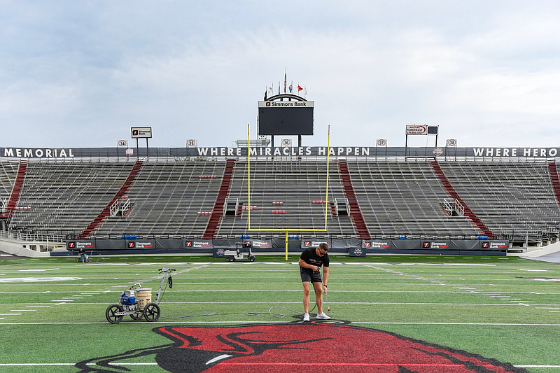 Stage set: Arkansas football faces Arkansas State in historic first ...