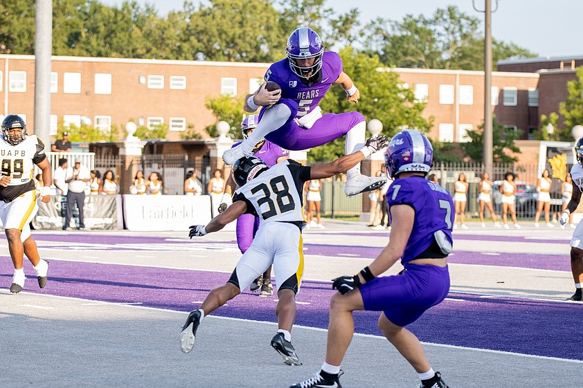 Richesson shakes miscues, leads UCA past UAPB | The Arkansas Democrat ...