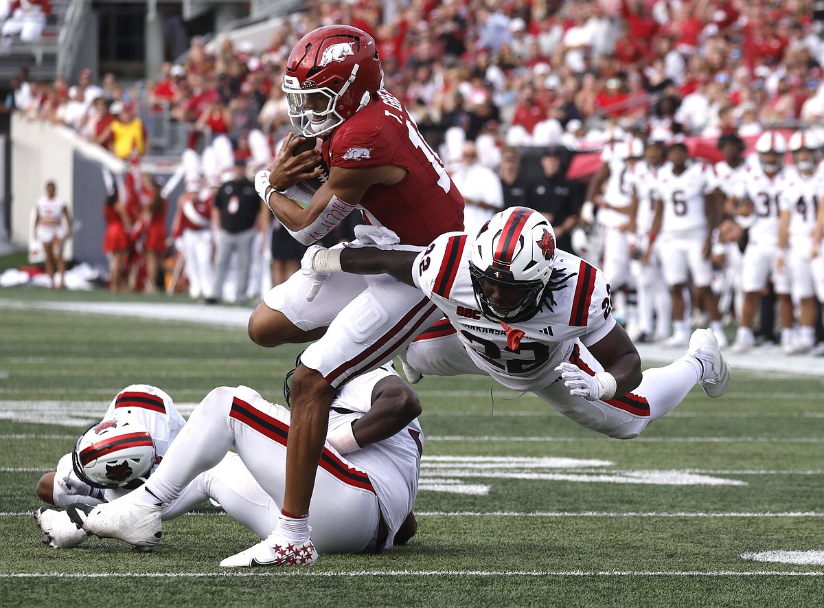 Razorback report: Arkansas receiver Monte Harrison out ‘a while’ with ...