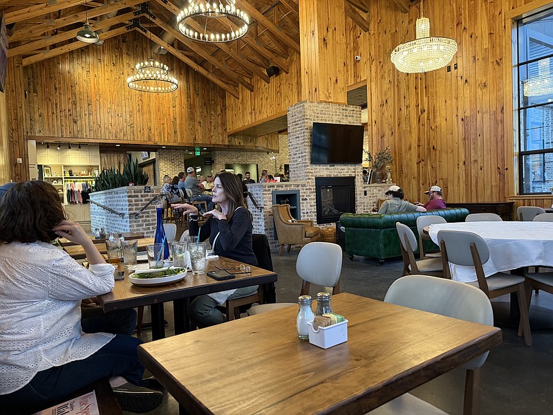 RESTAURANT REVIEW: Southern Tail Brewing offers wag-worthy twists on ...