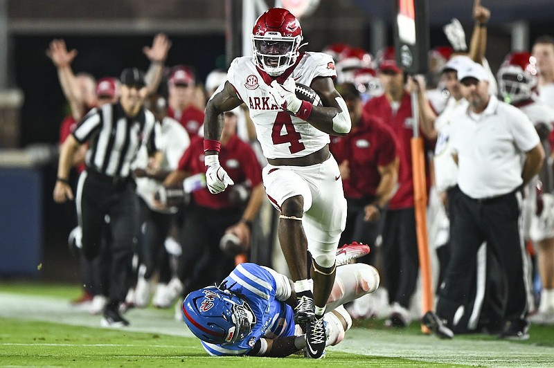 Arkansas football’s Mike Washington impressing teammates with strong ...