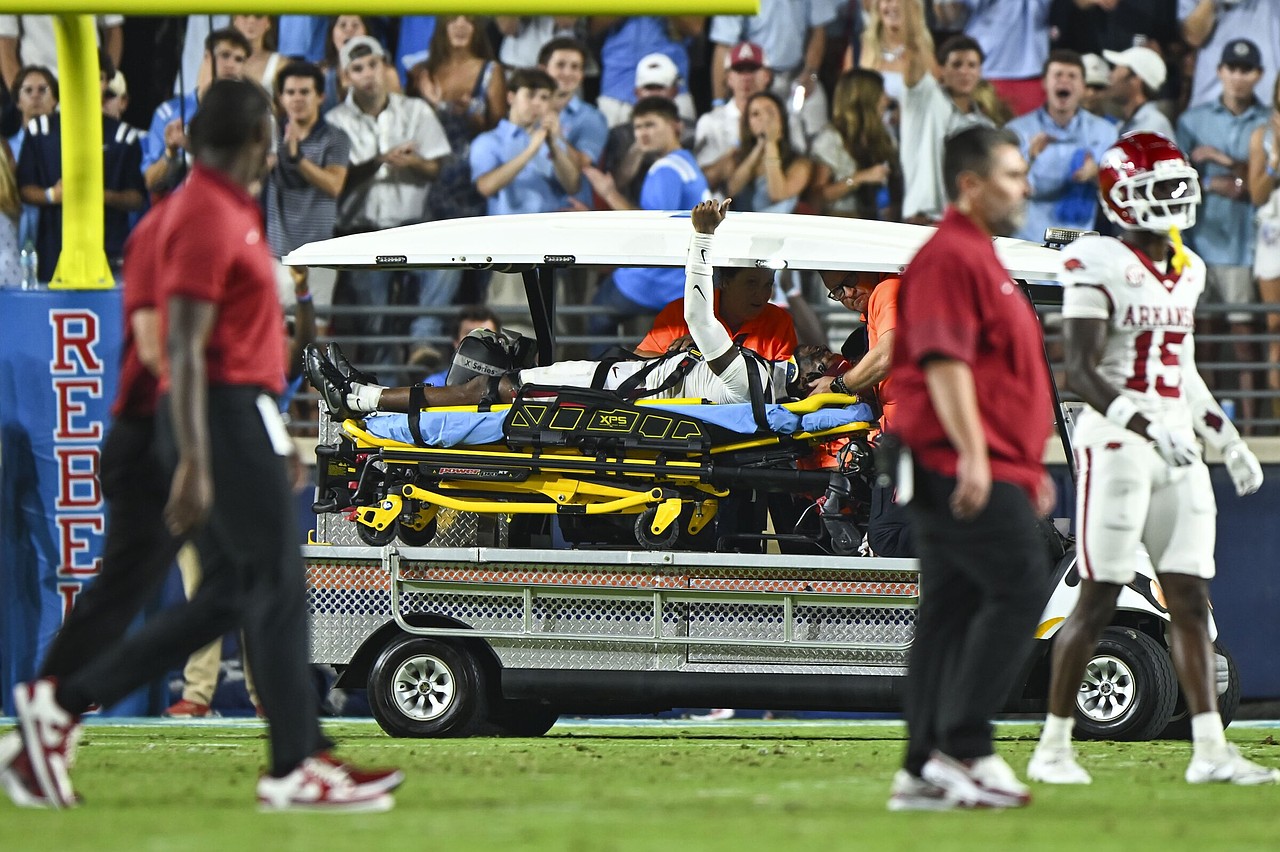 Instant replay: Arkansas CB Walker to fly home with team after going to ...