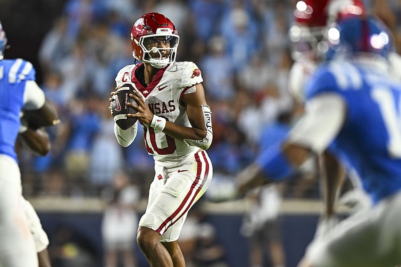 Despite loss, Arkansas football's Taylen Green has strong performance ...