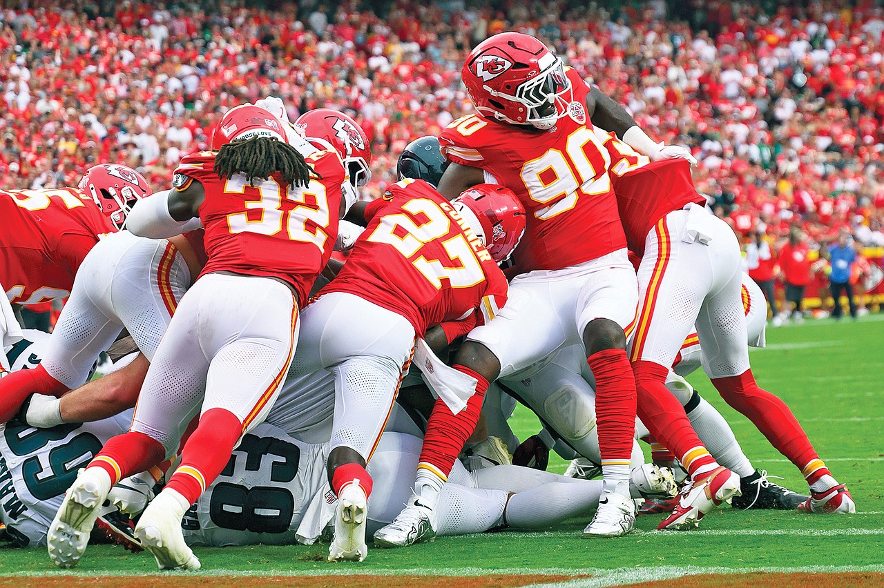 Problems officiating tush push could be new argument to support banning it | Jefferson City News ...