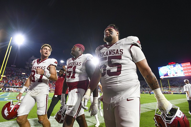 Arkansas football notebook: Pep talks, meals, looking ahead to Memphis ...