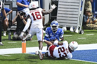 Memphis blues: Arkansas Razorbacks again fumble game away on last drive ...