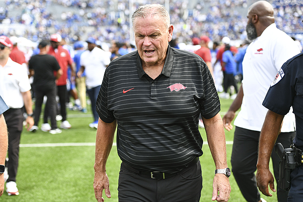 Sam Pittman addresses pressure, Arkansas football team's mentality ...