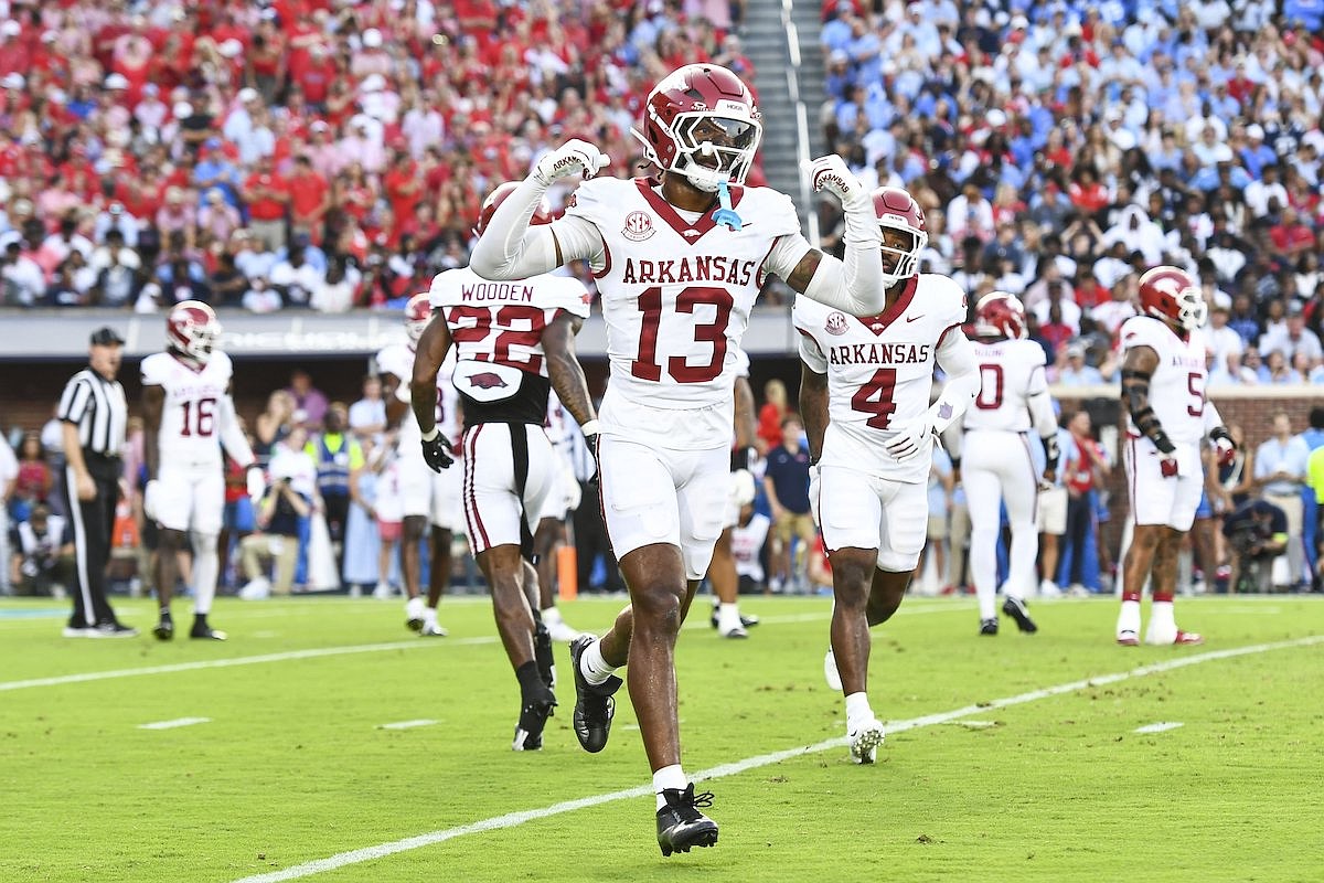 RAZORBACK REPORT: UA cornerback Kani Walker reunited with pal | The ...